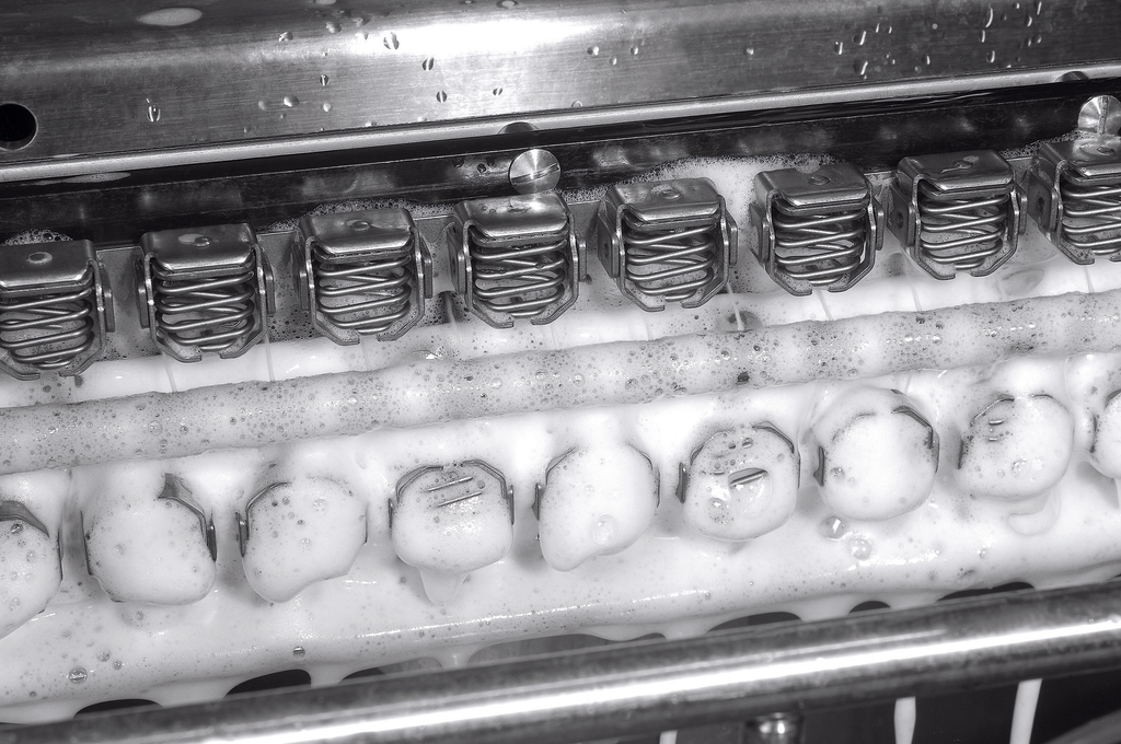 Thermoforming packaging machines for the high-output segment | MULTIVAC