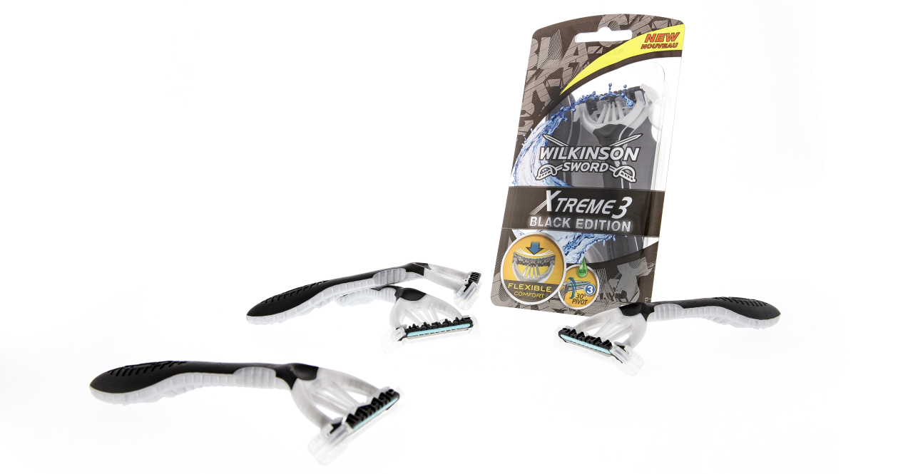Complex pack design for disposable razors | MULTIVAC